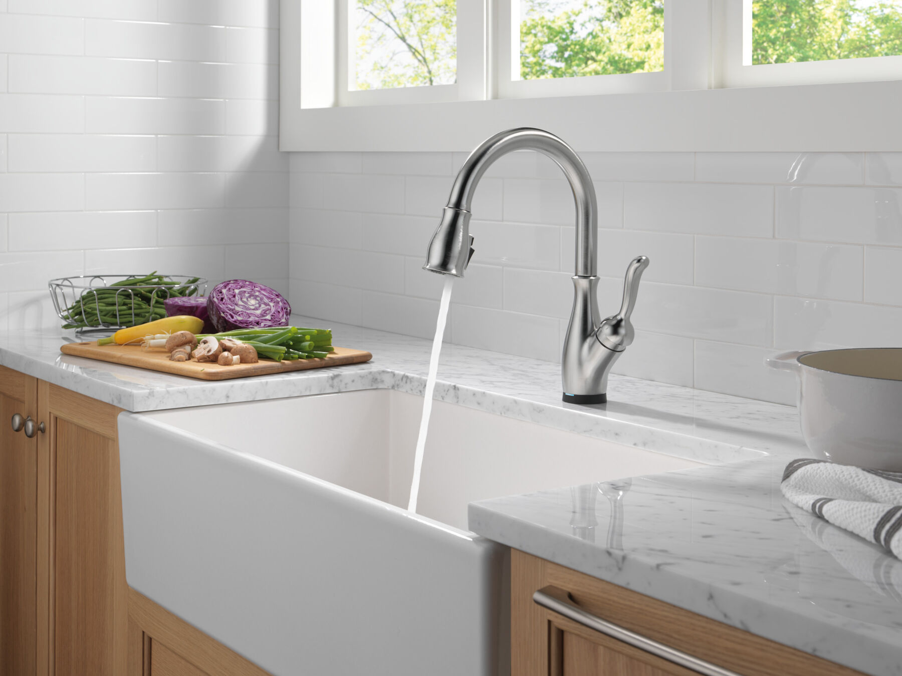 Touch2O® Kitchen Faucet with Touchless Technology in Arctic Stainless ...