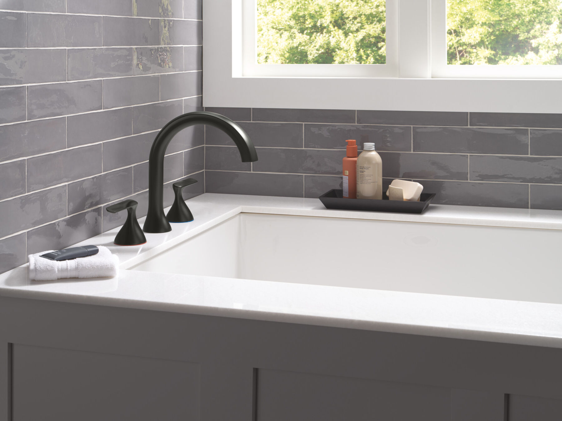 Three Hole Roman Tub Trim in Matte Black T2745-BL | Delta Faucet