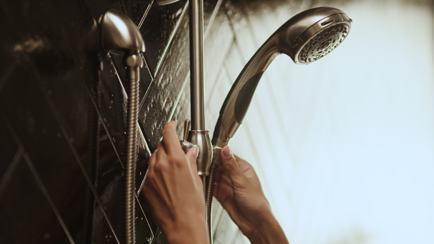 Premium 3-Setting Slide Bar Hand Shower in Chrome 57014 | Delta Faucet