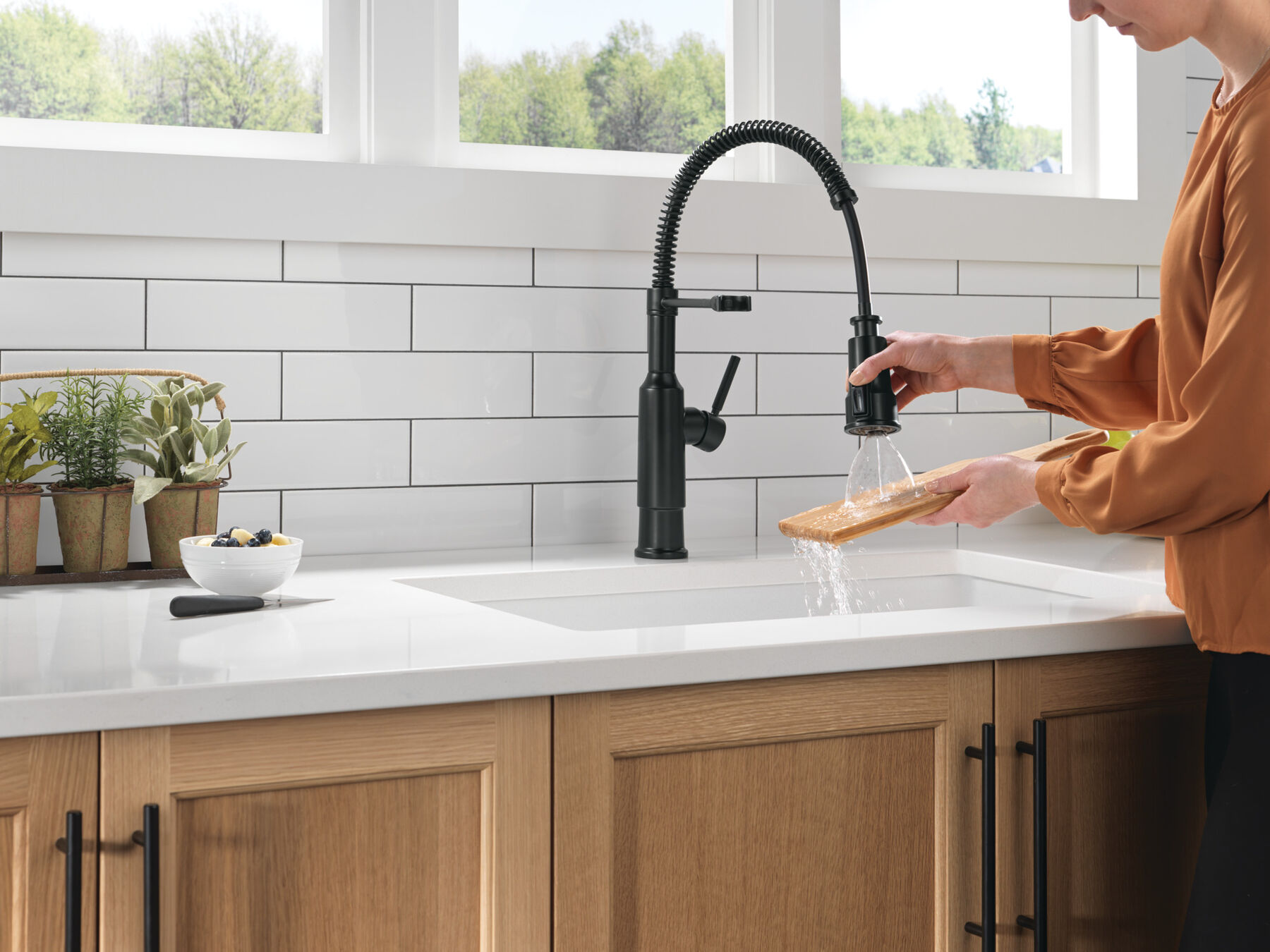 Single-Handle Pull-Down Spring Kitchen Faucet in Matte Black 18804Z-BL ...