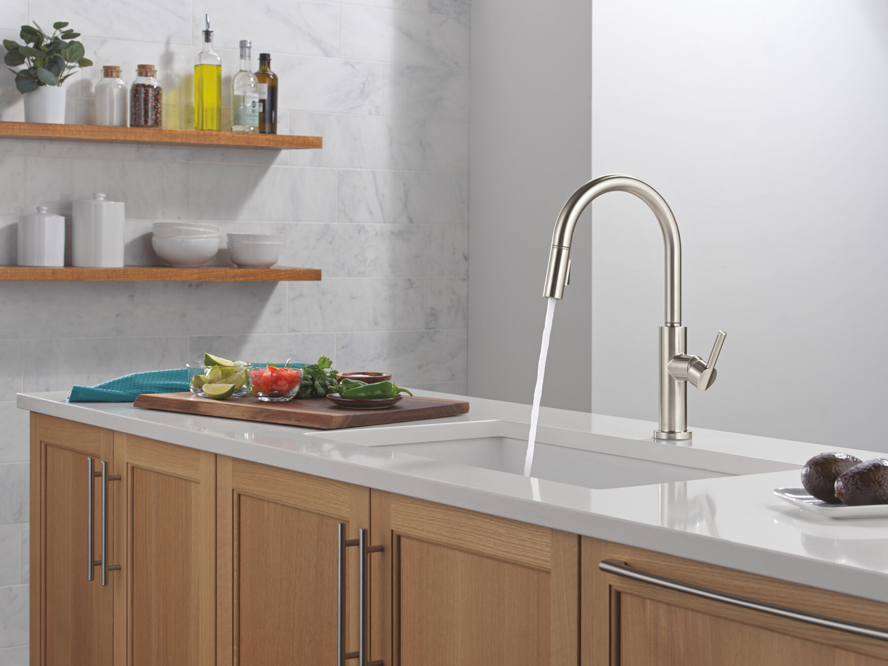 Single Handle Pull-Down Kitchen Faucet in Stainless 19867LF-SS | Delta ...