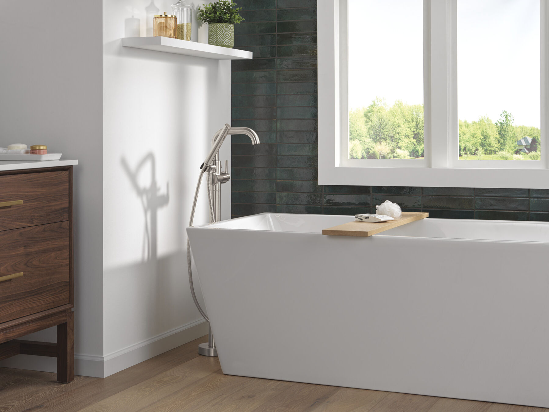 Floor Mount Tub Filler in Stainless T4754-SSFL | Delta Faucet