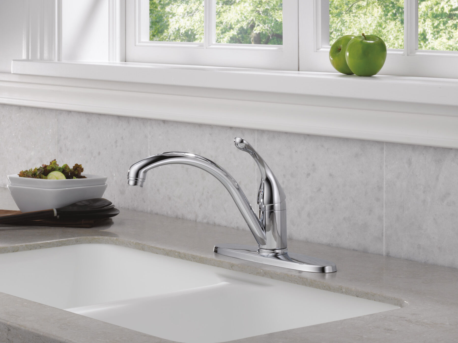 Single Handle Kitchen Faucet (Recertified) in Chrome 140-DST-R | Delta ...