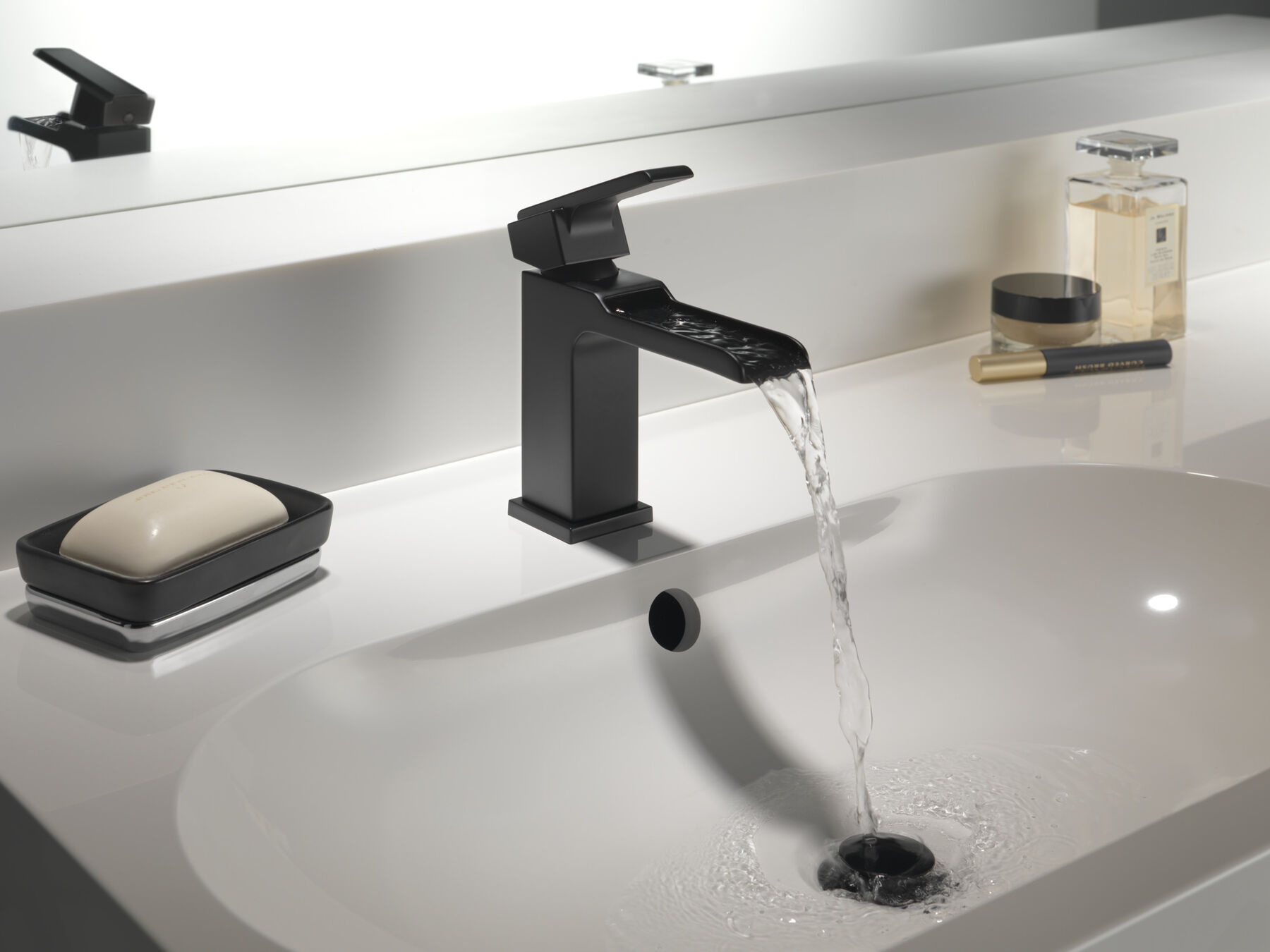 Single Handle Channel Bathroom Faucet in Matte Black 568LF-BLLPU ...