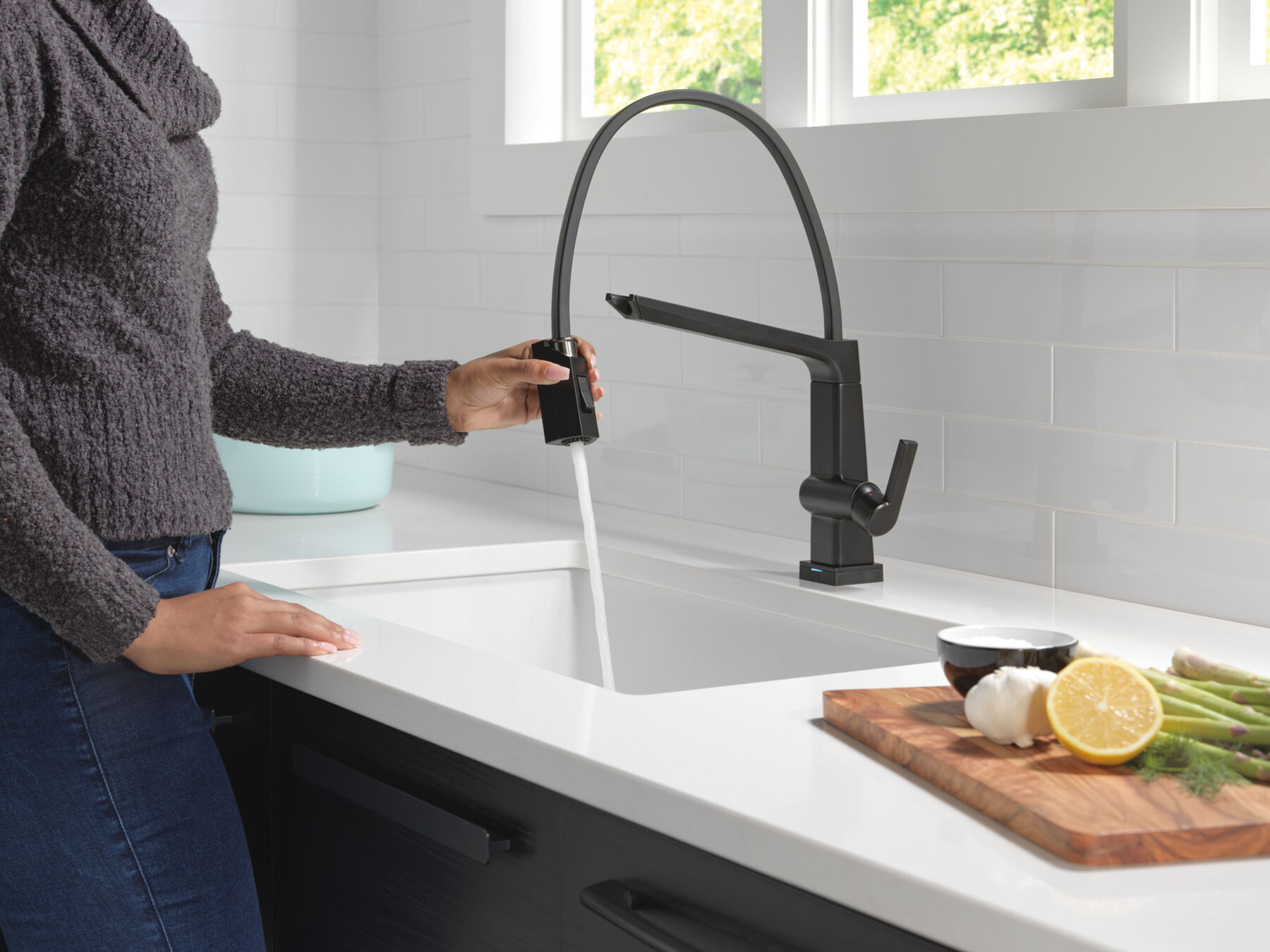 Single Handle Exposed Hose Kitchen Faucet With Touch2O Technology ...