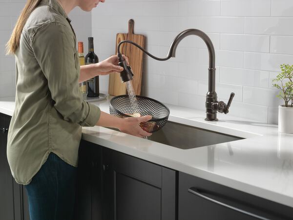Single Handle Pull-Down Kitchen Faucet in Venetian Bronze 9190-RB-DST ...