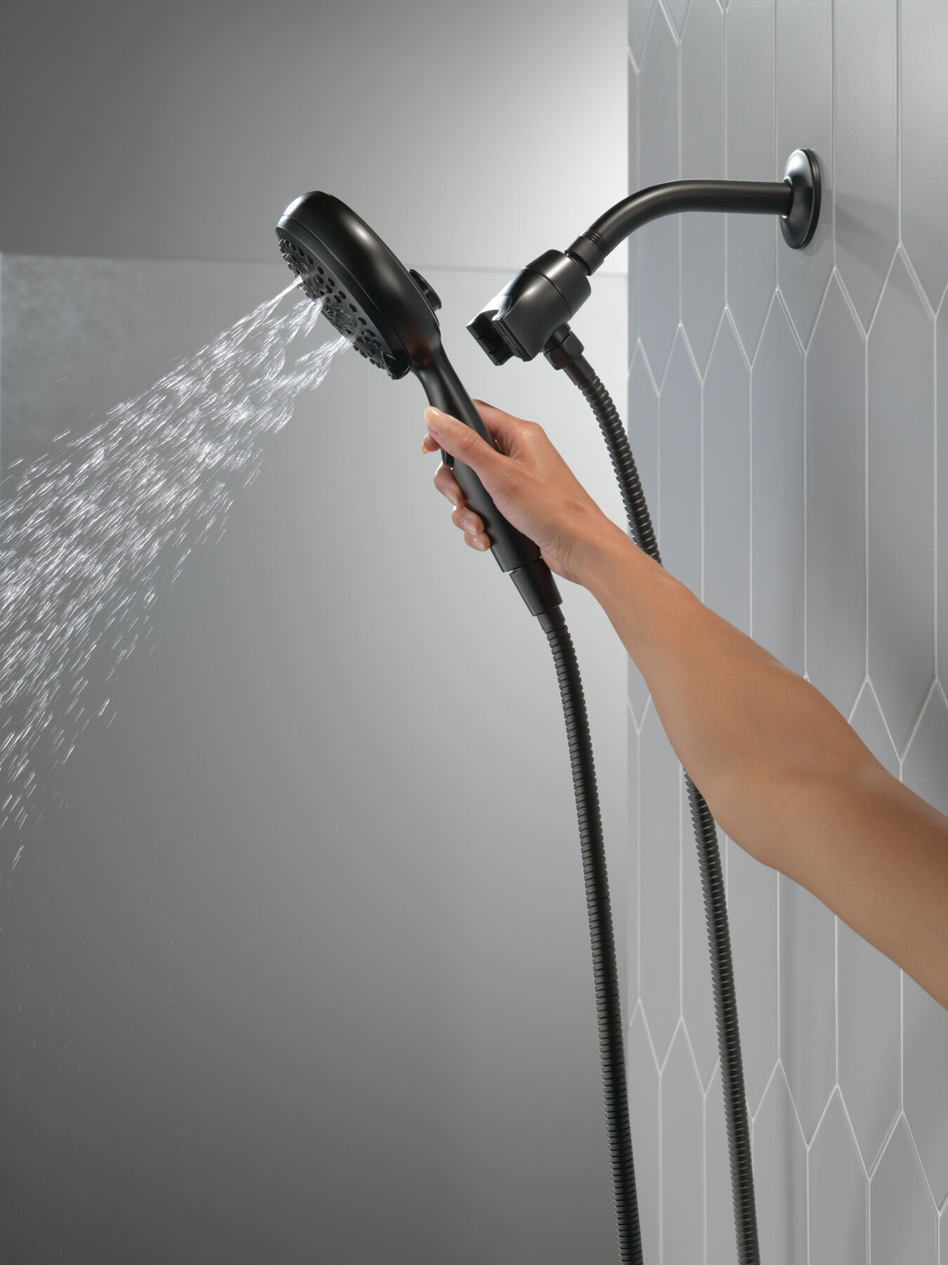 7-Setting SureDock Magnetic Hand Shower in Matte Black 54810-BL-PK ...