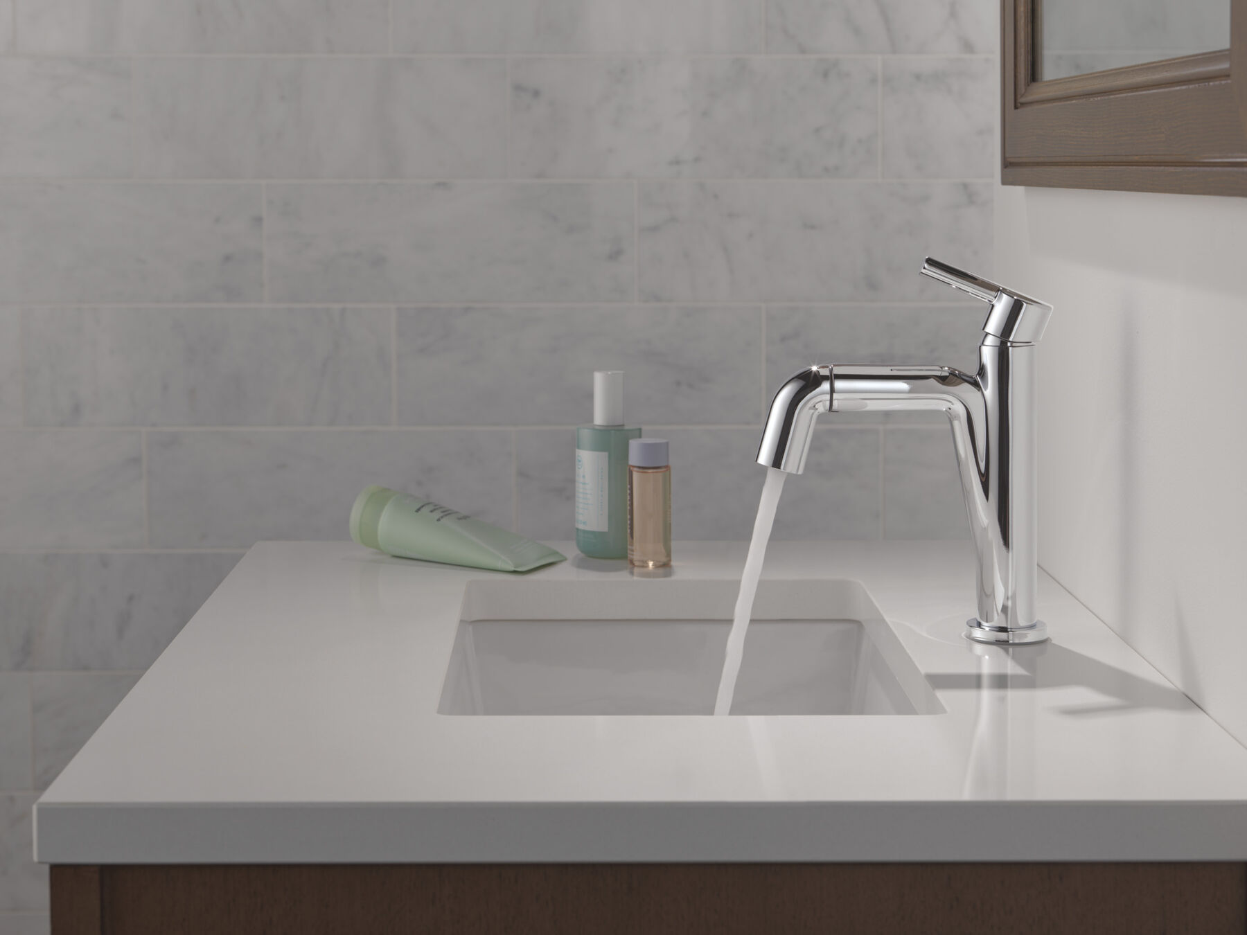 Single Handle Pull-Down Bathroom Faucet in Chrome 15849LF-PD | Delta Faucet