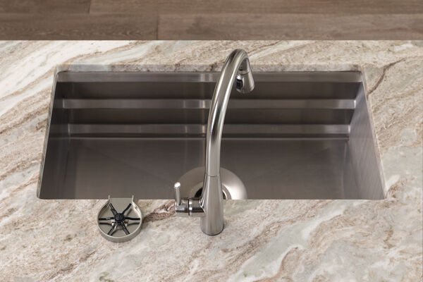 Glass Rinser in Spotshield Stainless GR150-SP | Delta Faucet