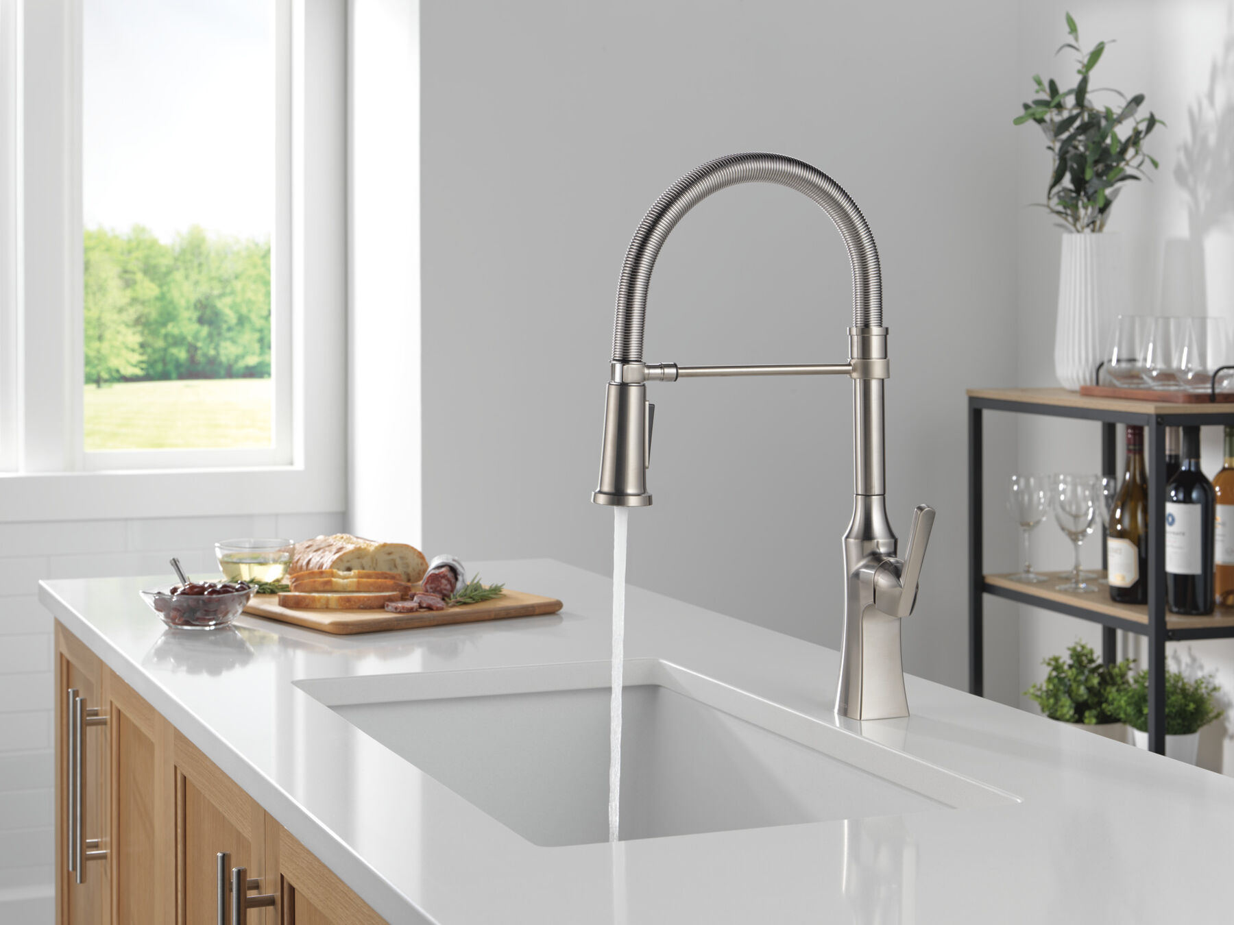 Spring Kitchen Faucet (Recertified) in Stainless 18887-SS-DST-R | Delta ...