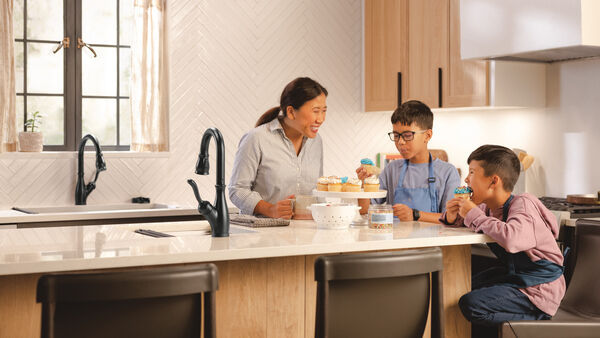 Metal Glass Rinser in Matte Black GR250-BL | Delta Faucet