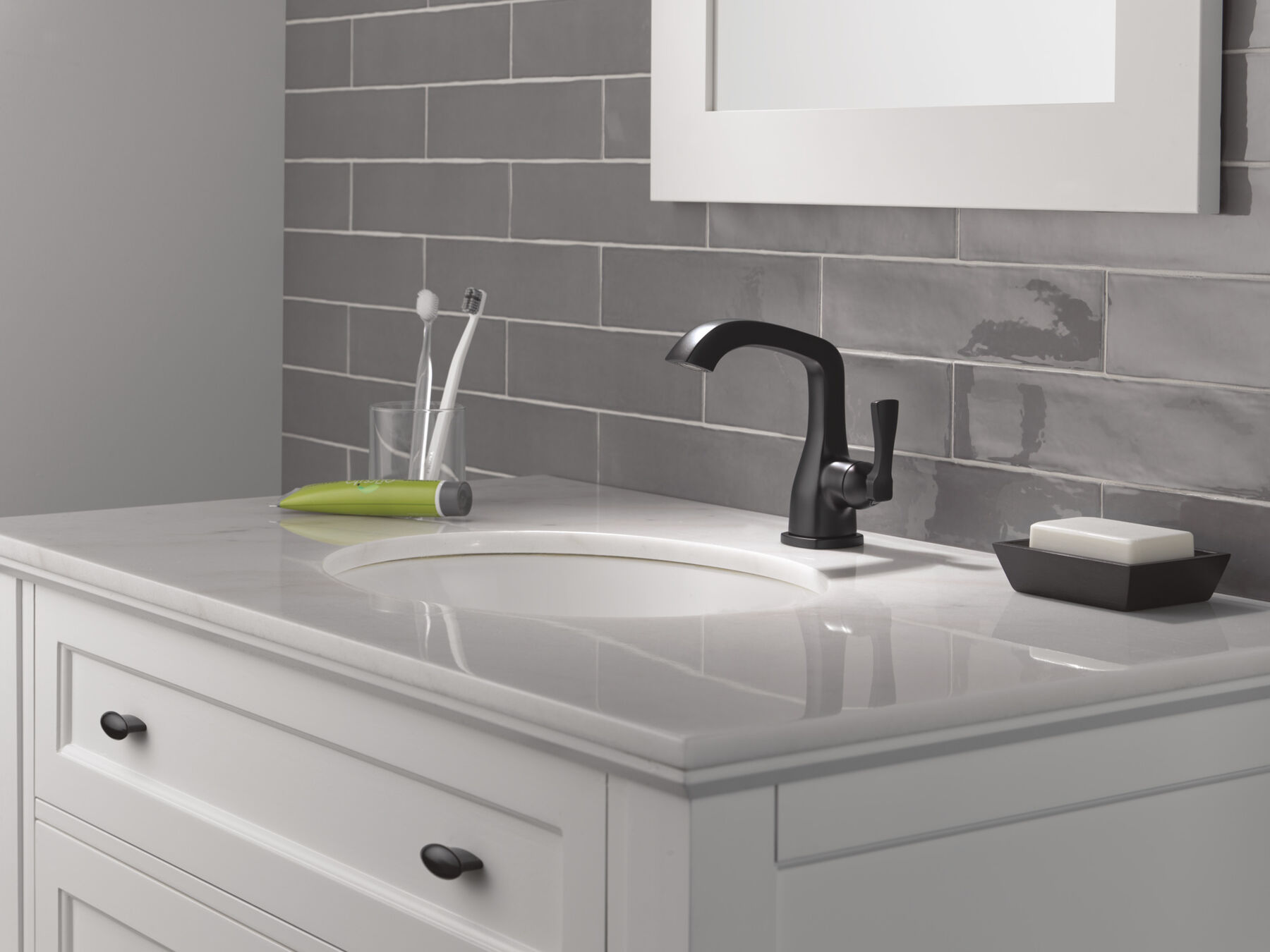 Single Handle Bathroom Faucet in Matte Black 576-BLLPU-DST | Delta Faucet