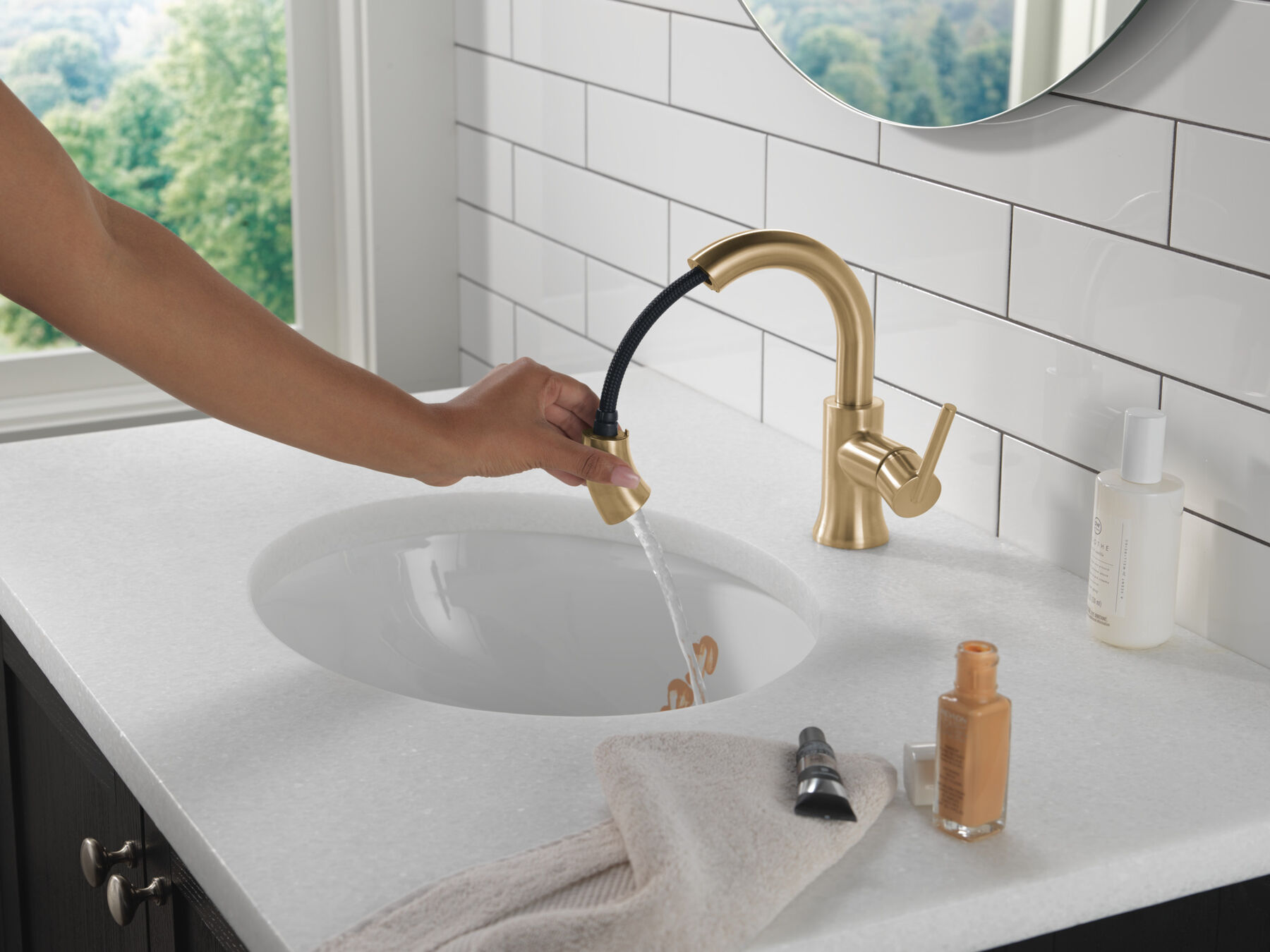 Single Handle Pull Down Bathroom Faucet in Champagne Bronze 559HAR-CZPD-DST | Delta Faucet