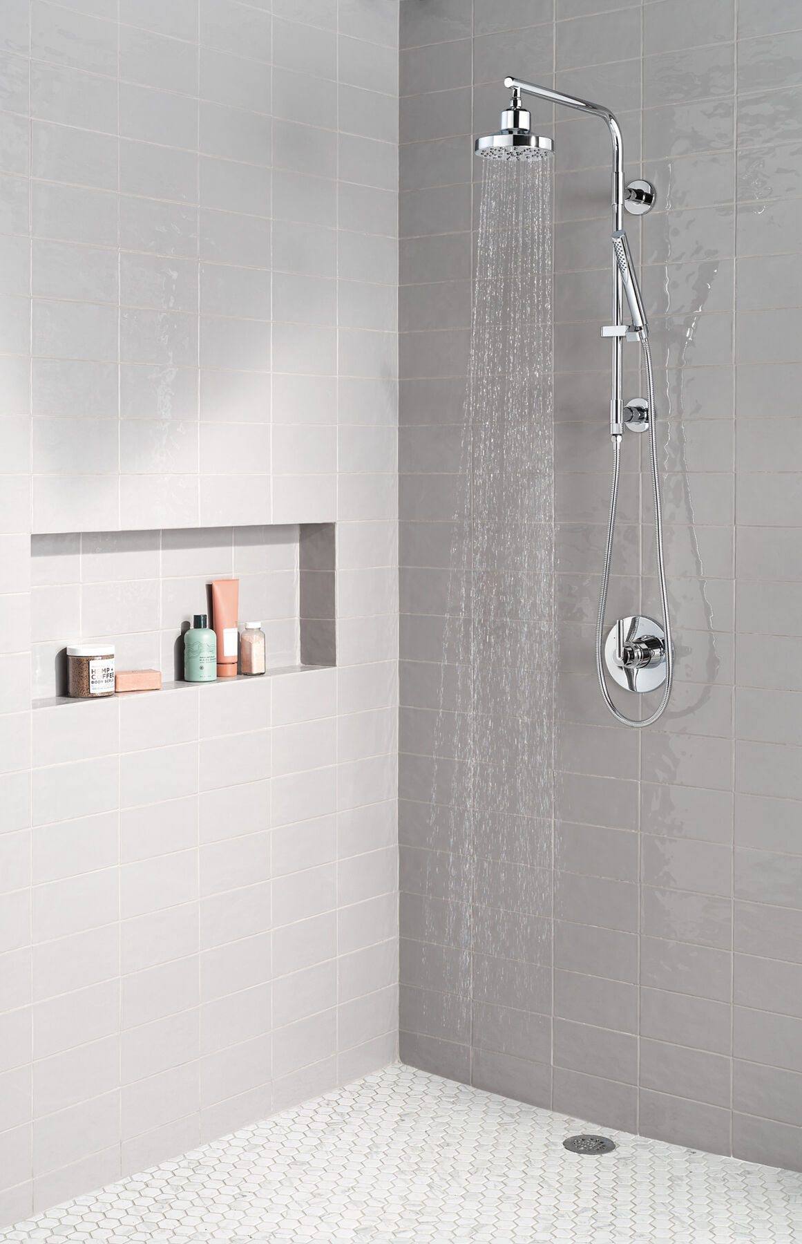 Emerge® 18" Round Shower Column in Lumicoat® Chrome 58810-PR | Delta Faucet