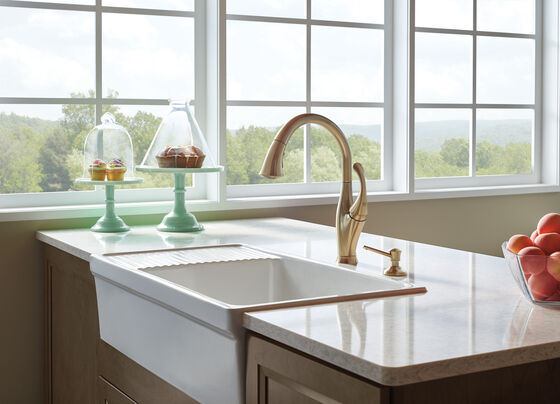 Single Handle Pull-Down Kitchen Faucet with ShieldSpray® Technology in ...