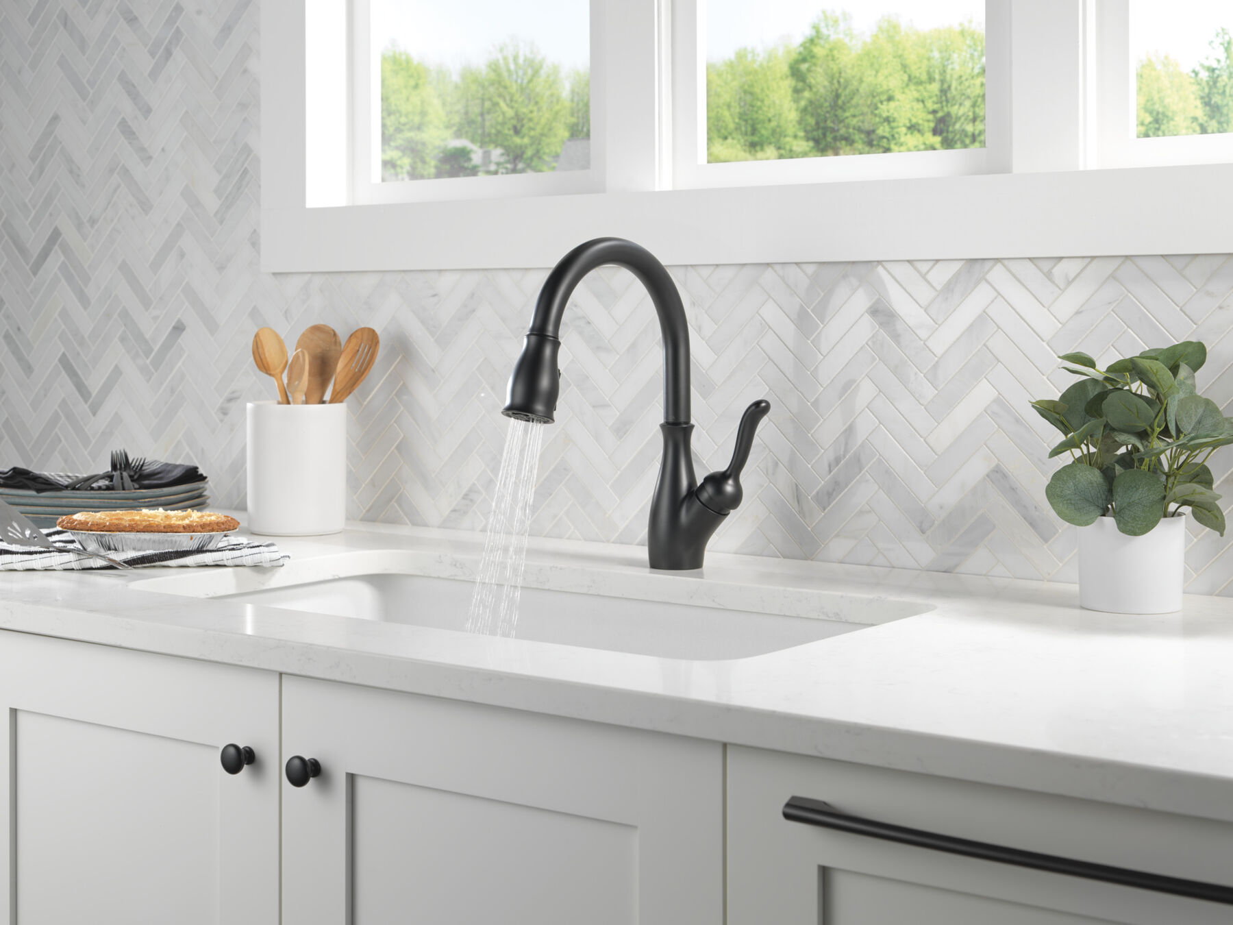 Single Handle Pull-Down Kitchen Faucet With ShieldSpray® Technology in ...