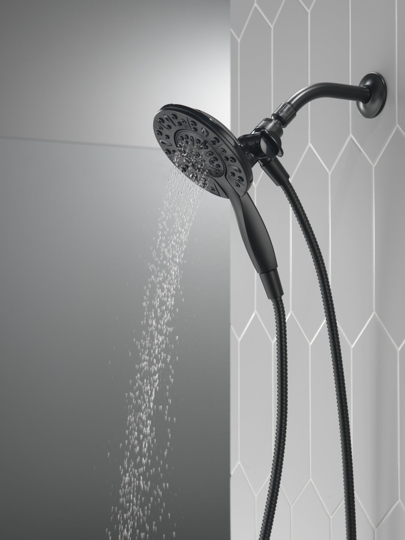 In2ition® 4-Setting Two-in-One Shower in Matte Black 75491BL | Delta Faucet