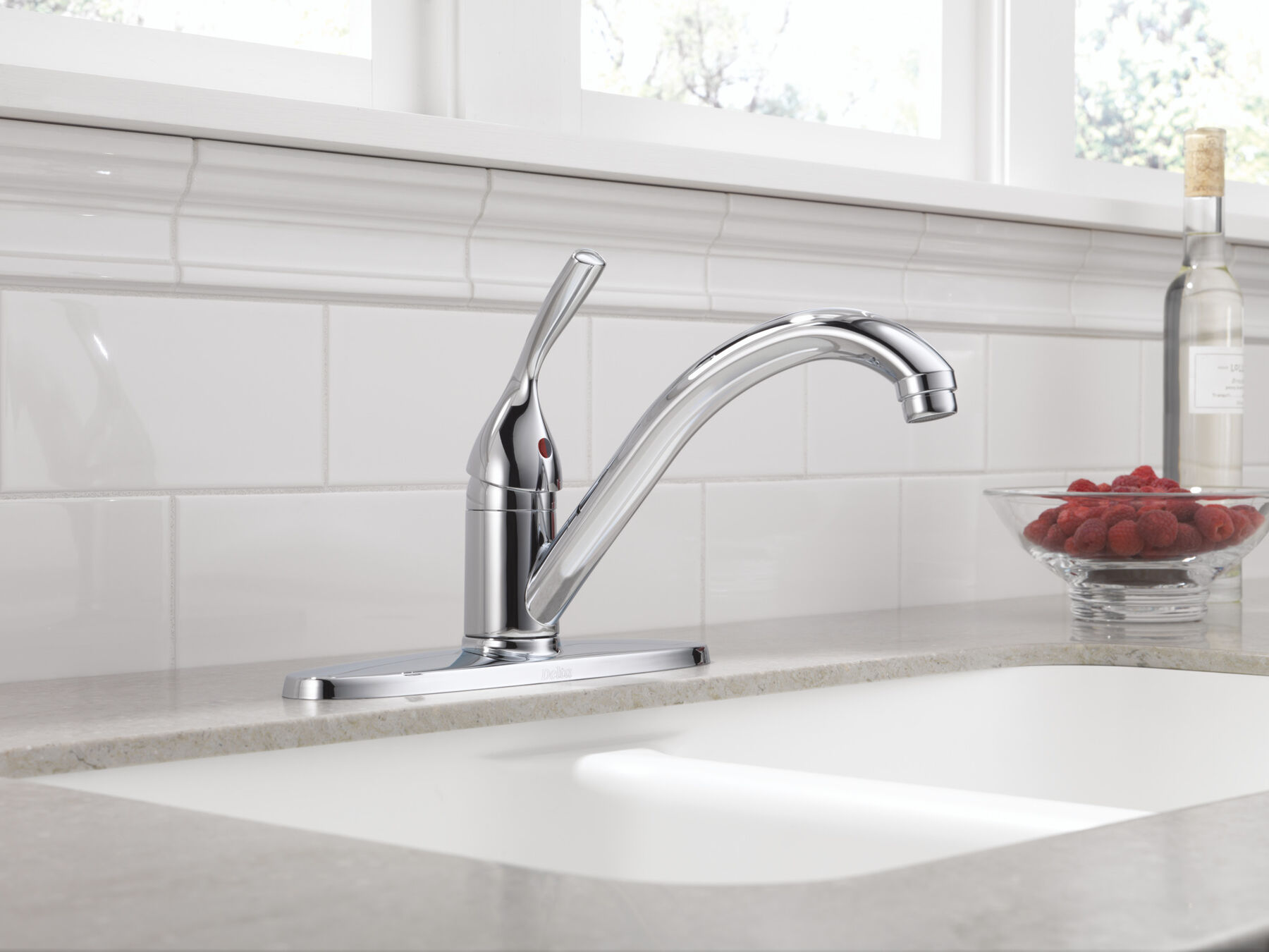 Single Handle Kitchen Faucet (Recertified) in Chrome 100-DST-R | Delta ...