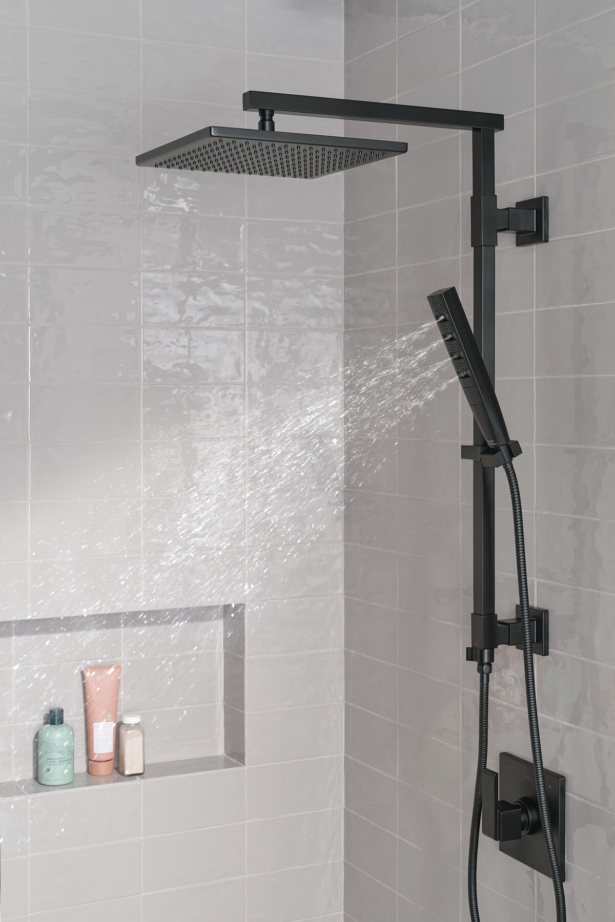 Shower Column Bundle - Angular in Matte Black FVS5-EG721-BL | Delta Faucet