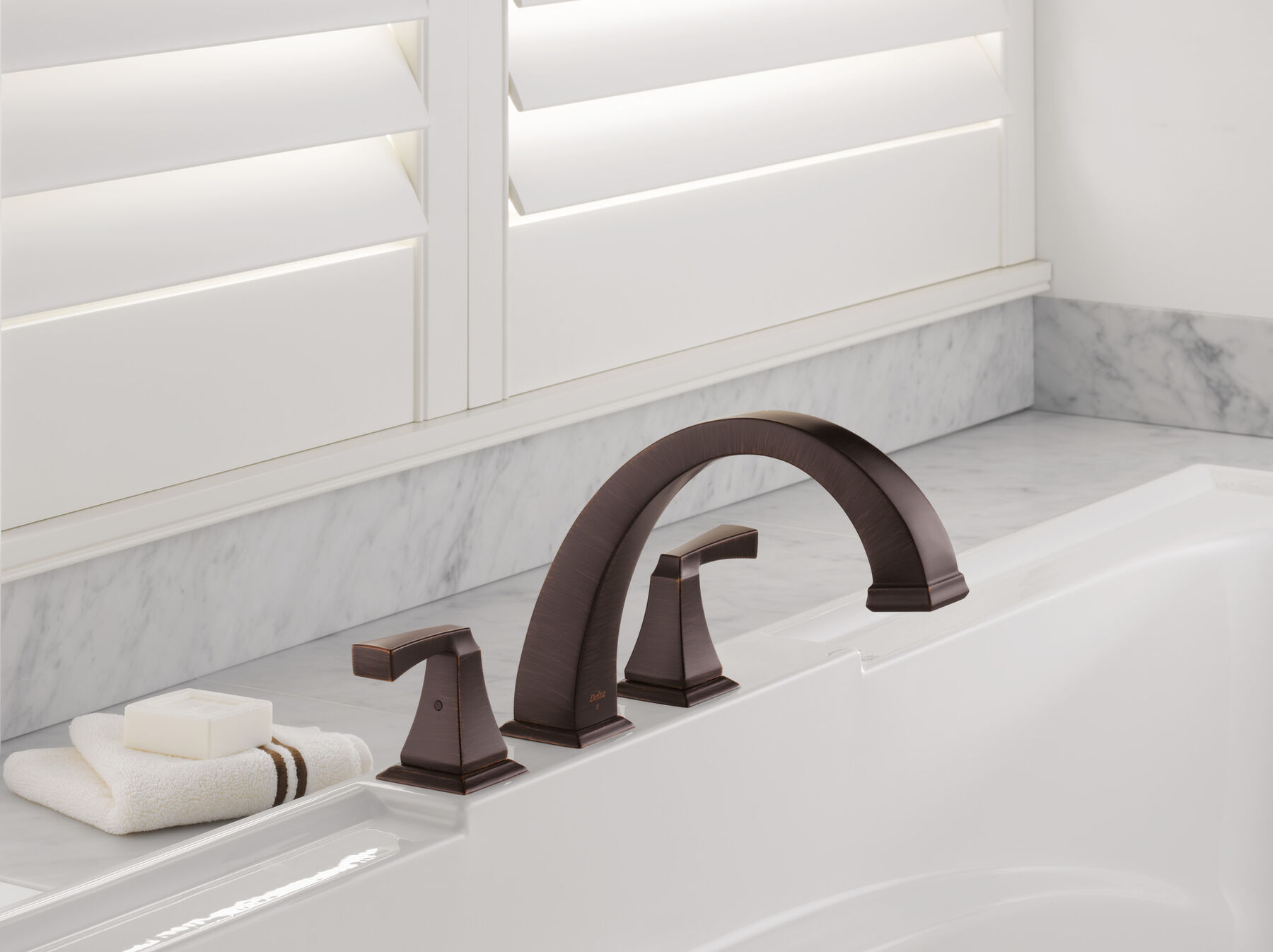 Roman Tub Trim in Venetian Bronze T2751-RB | Delta Faucet