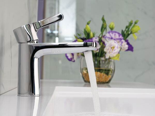 Single Handle Single-Hole Lavatory Faucet in Chrome 35525 | Delta Faucet