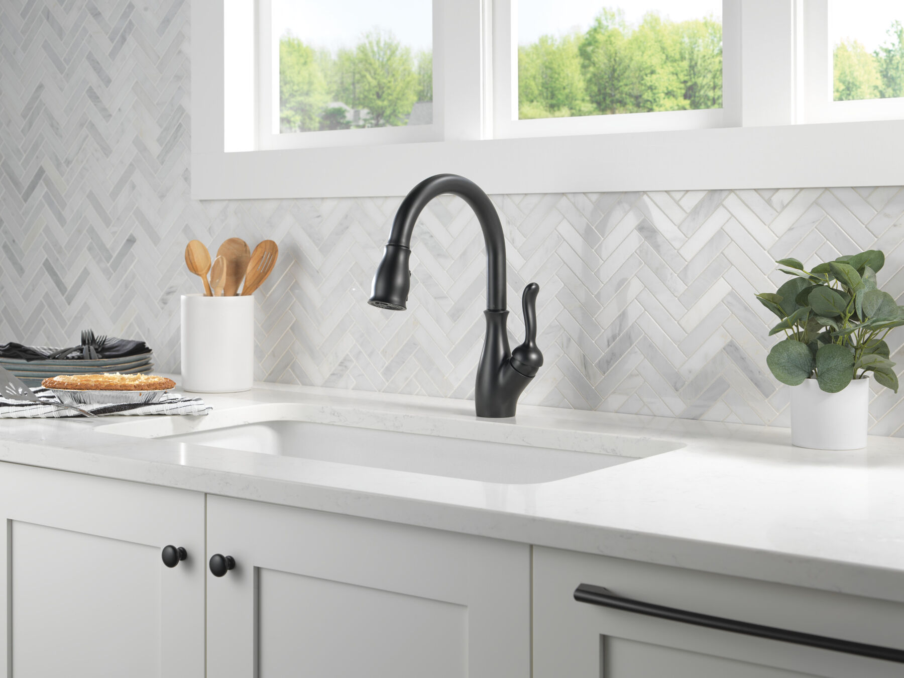 Single Handle Pull-Down Kitchen Faucet With ShieldSpray® Technology in ...