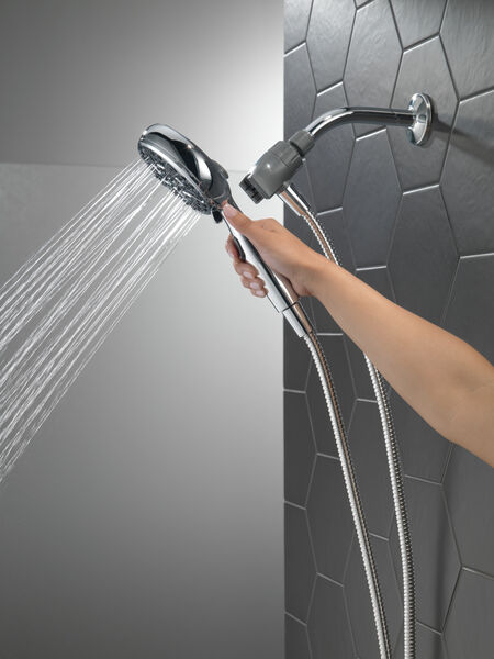 6-Setting SureDock® Magnetic Hand Shower in Chrome 75609 | Delta Faucet