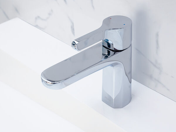 Single Handle Single-Hole Lavatory Faucet in Chrome 35525 | Delta Faucet