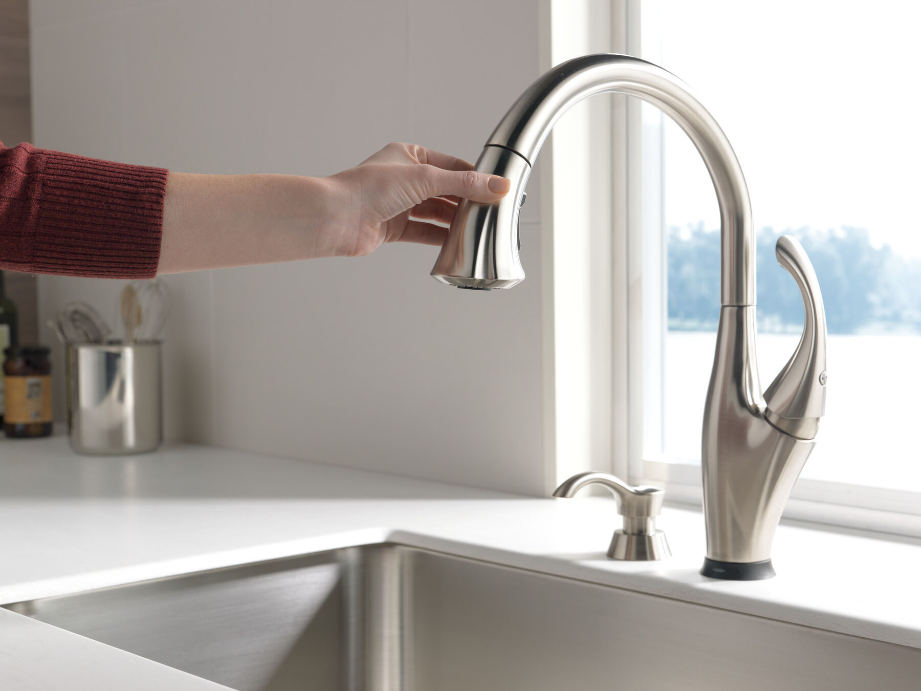 Single Handle Pull-Down Kitchen Faucet with Touch2O® Technology and ...