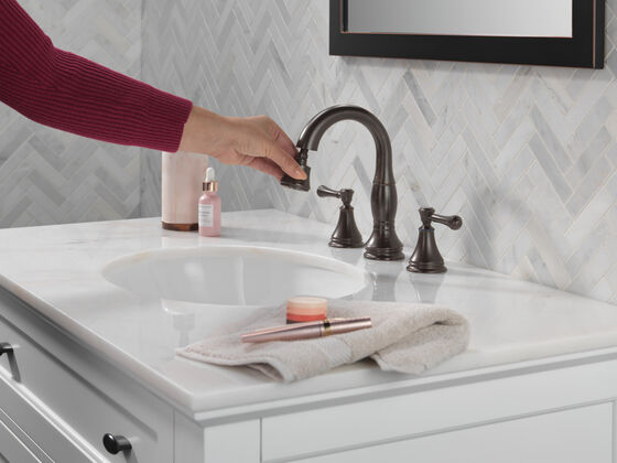 Two Handle Widespread Pull Down Bathroom Faucet in Venetian Bronze 3597-RBPD-DST | Delta Faucet