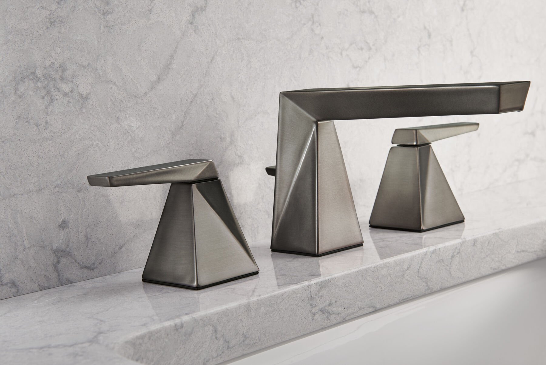 Two Handle Widespread Bathroom Faucet in Lumicoat® Black Stainless 35543-KS-PR-MPU-DST | Delta ...