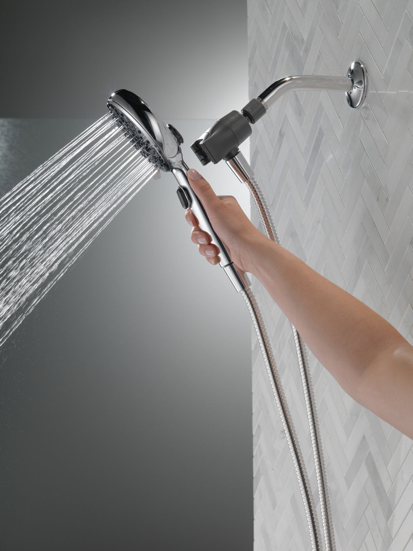 6-Setting SureDock® Magnetic Hand Shower in Chrome 75606 | Delta Faucet