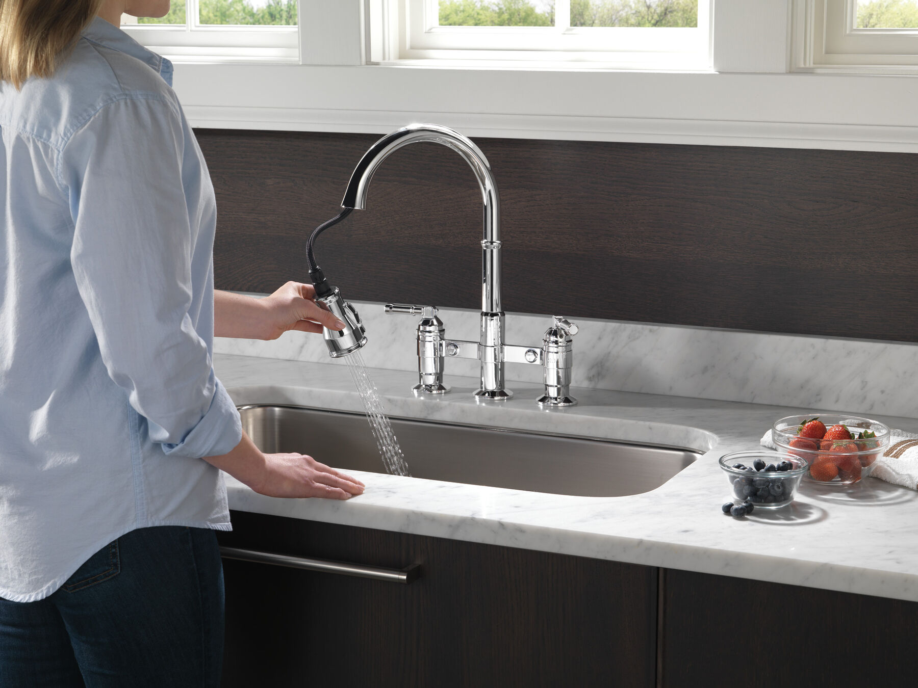Two Handle Pull-Down Bridge Kitchen Faucet in Chrome 2390L-DST | Delta ...