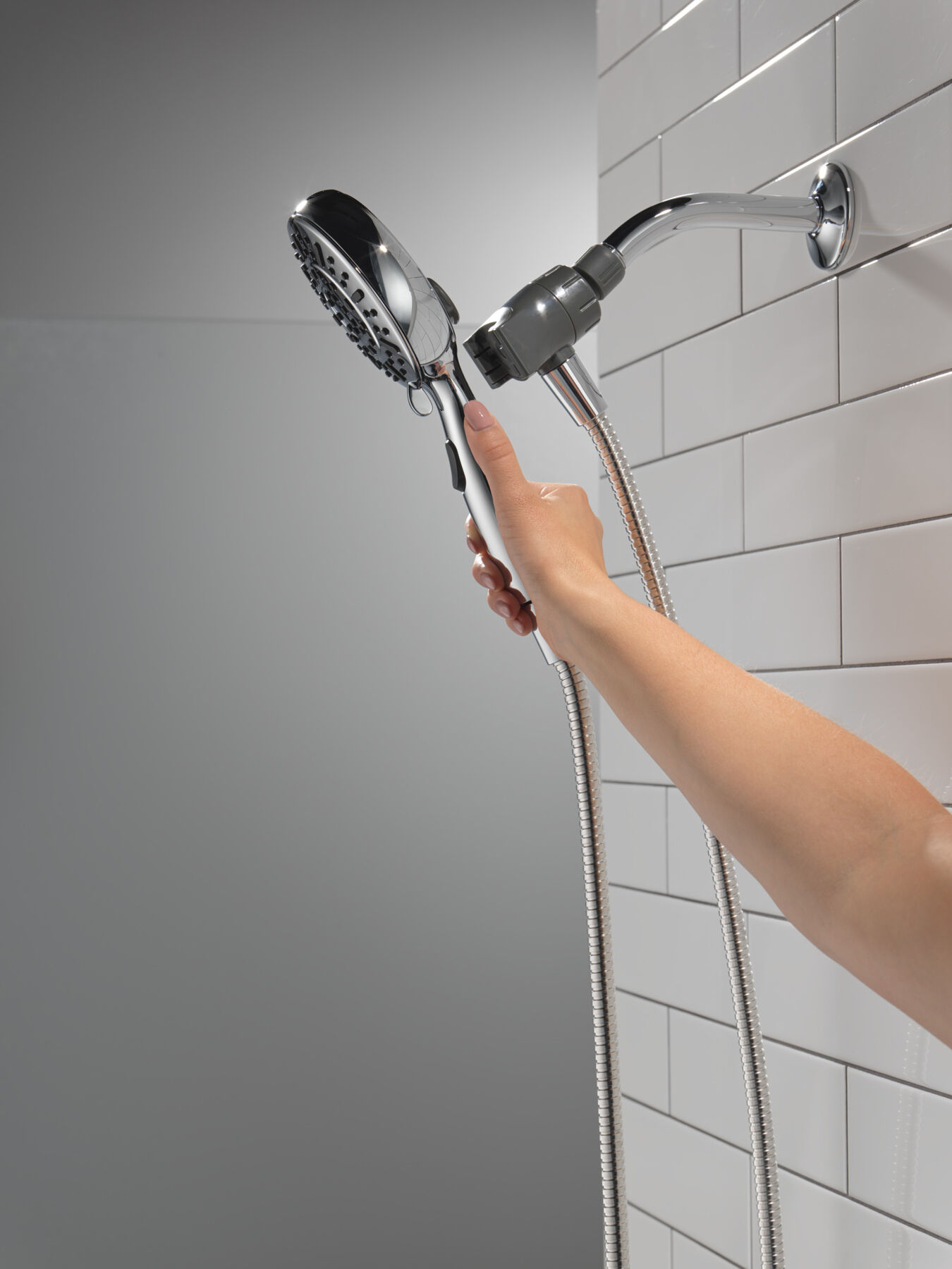 6-Setting SureDock® Magnetic Hand Shower in Chrome 75644 | Delta Faucet