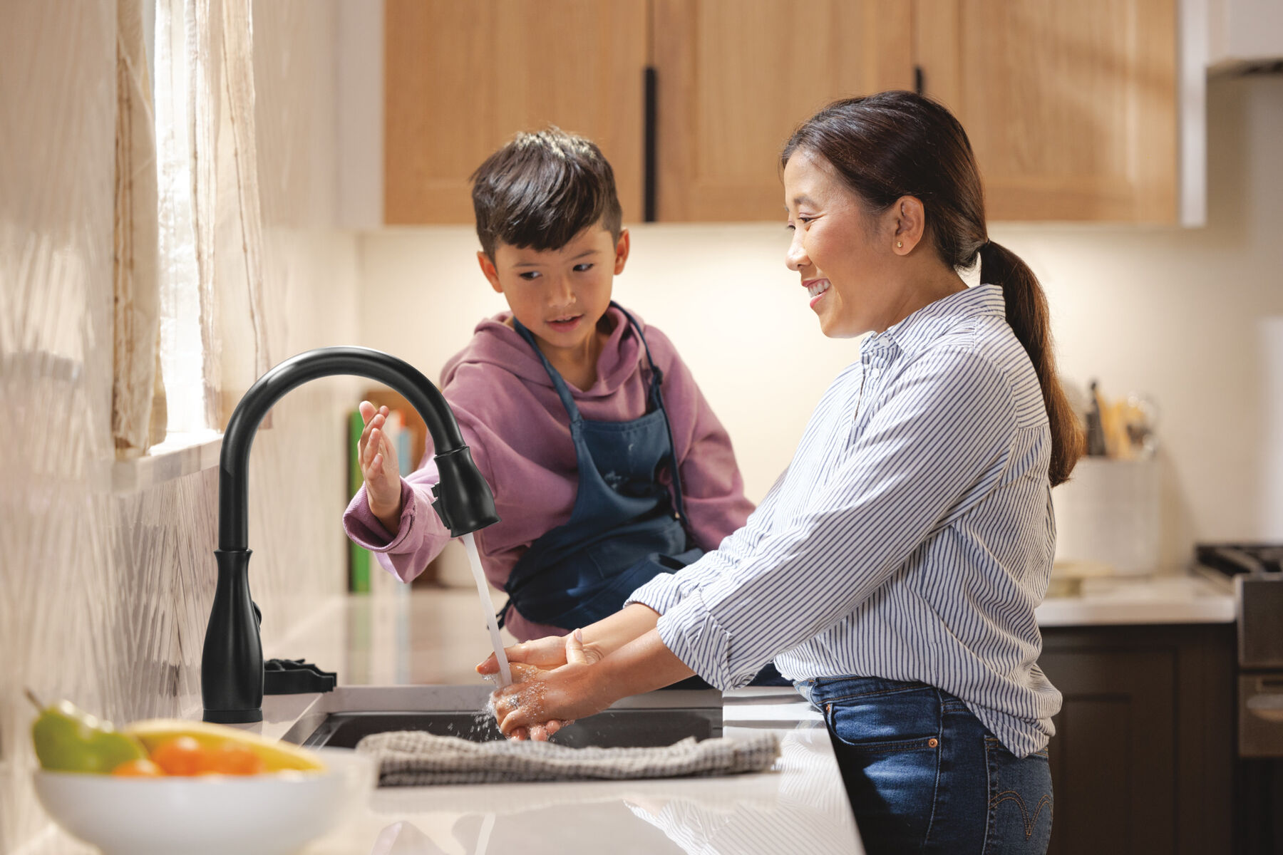 Metal Glass Rinser in Matte Black GR250-BL | Delta Faucet