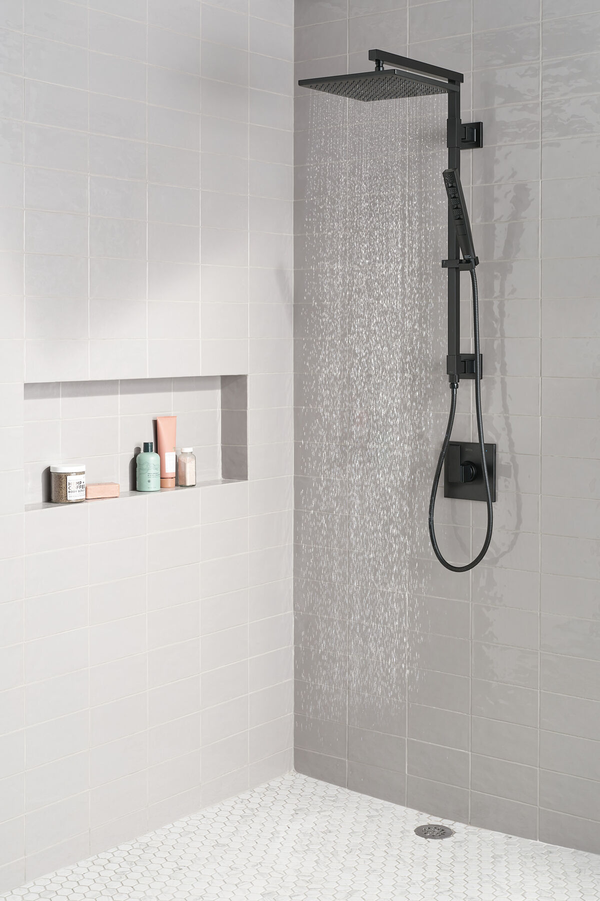 Shower Column Bundle - Angular in Matte Black FVS5-EG721-BL | Delta Faucet