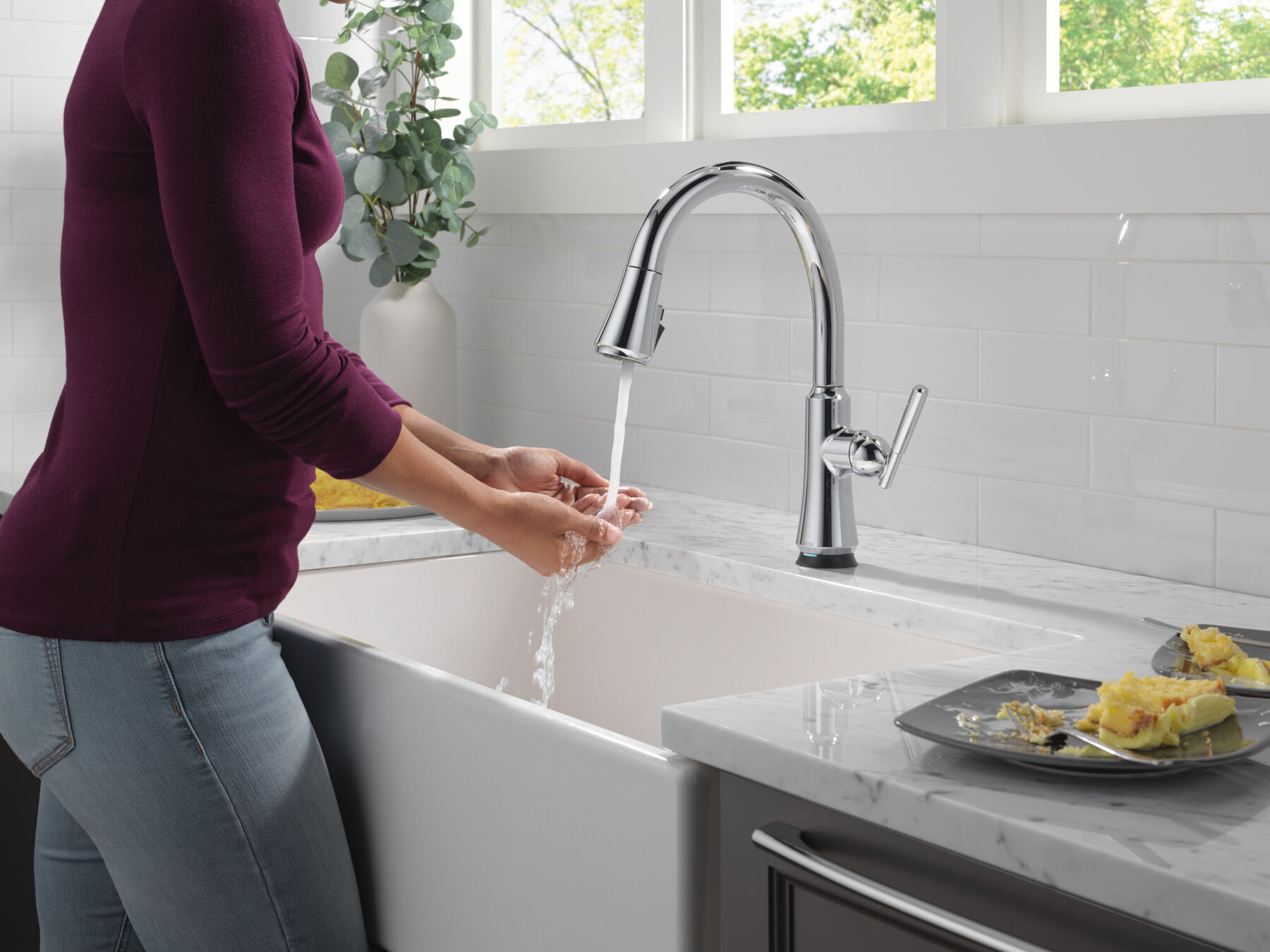 Touch2O® Kitchen Faucet with Touchless Technology in Chrome 9179TL-DST ...