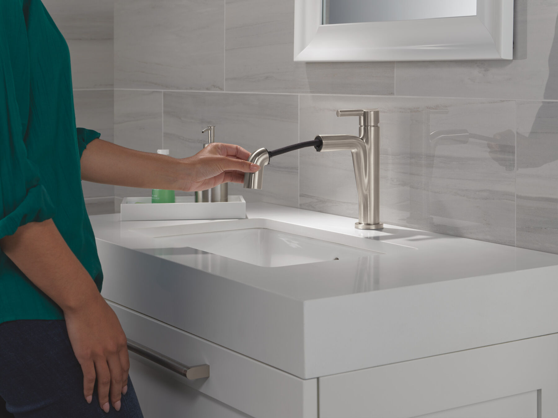 Single Handle Pull-Down Bathroom Faucet in Stainless 15849LF-SSPD | Delta Faucet
