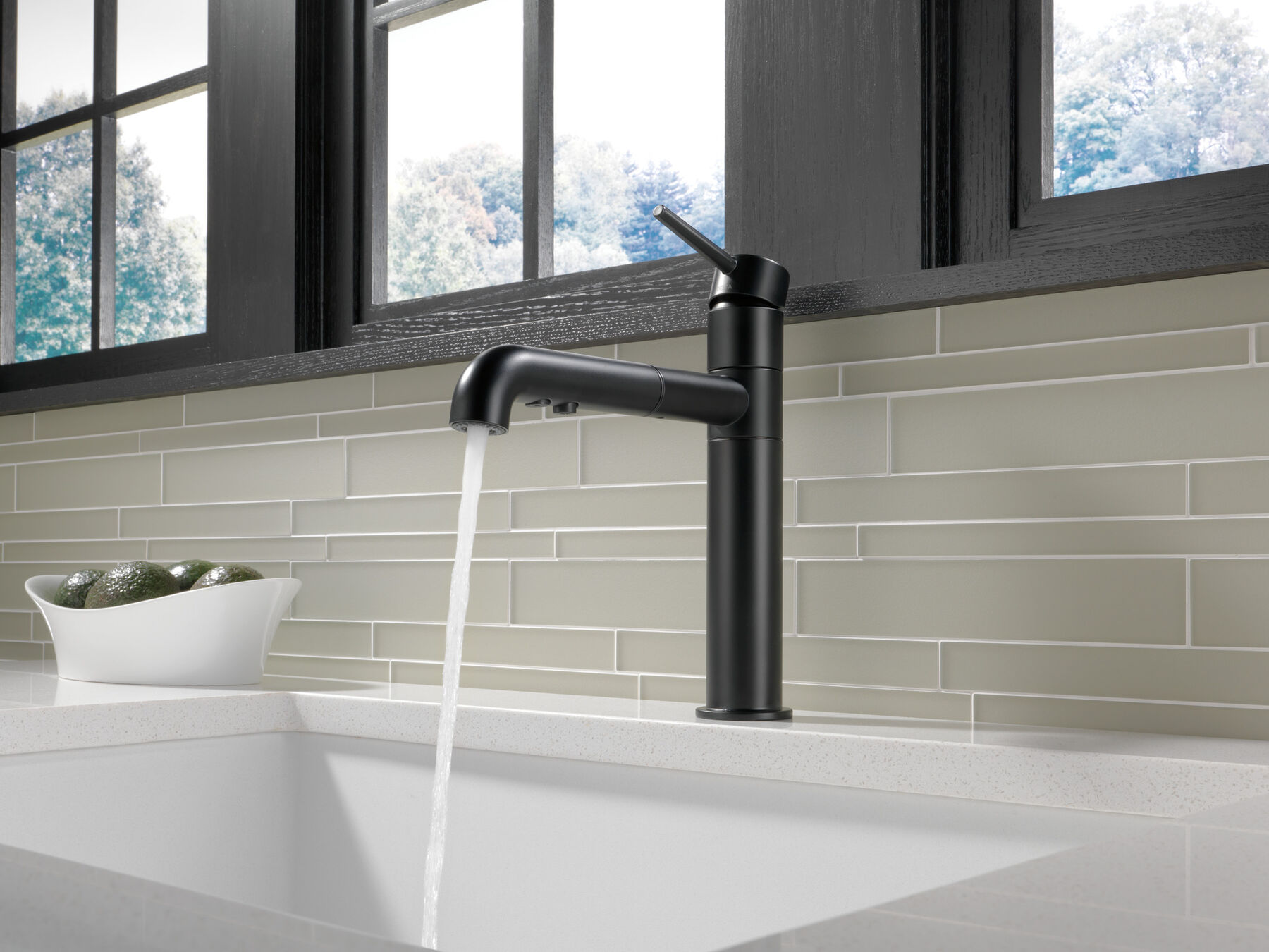 Single Handle Pull-Out Kitchen Faucet in Matte Black 4159-BL-DST ...
