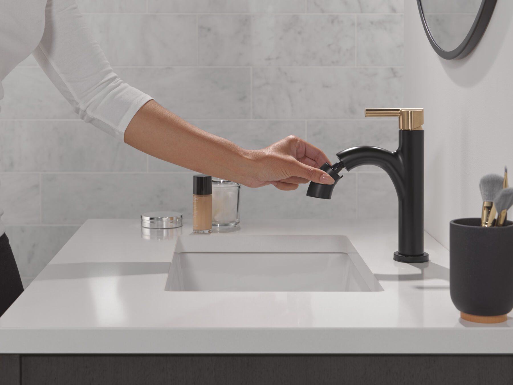 Single Handle Pull-Down Bathroom Faucet in Matte Black / Champagne Bronze 15749LF-GZPD | Delta ...