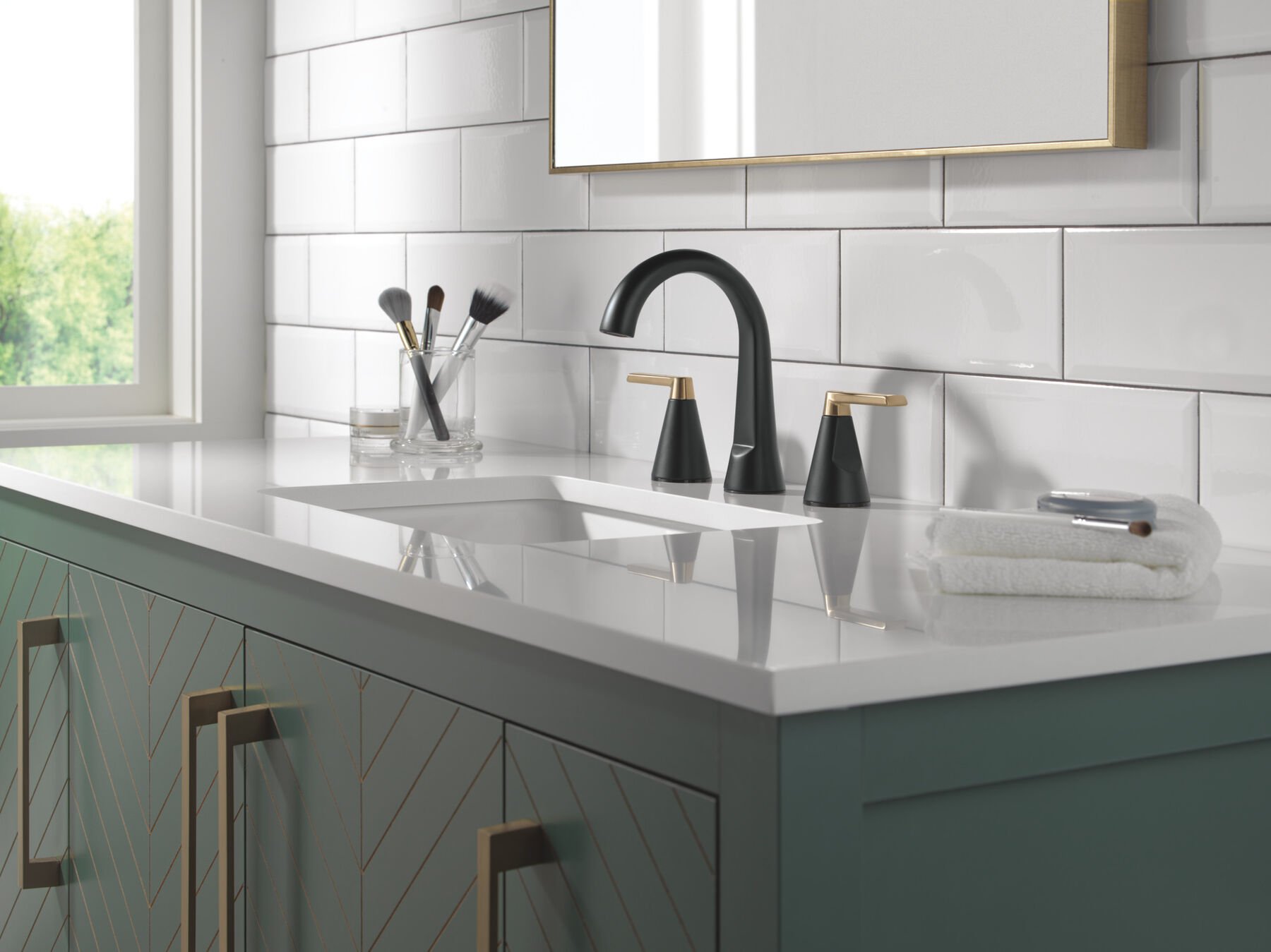 Two Handle Widespread Bathroom Faucet in Matte Black / Champagne Bronze 35832LF-GZ | Delta Faucet