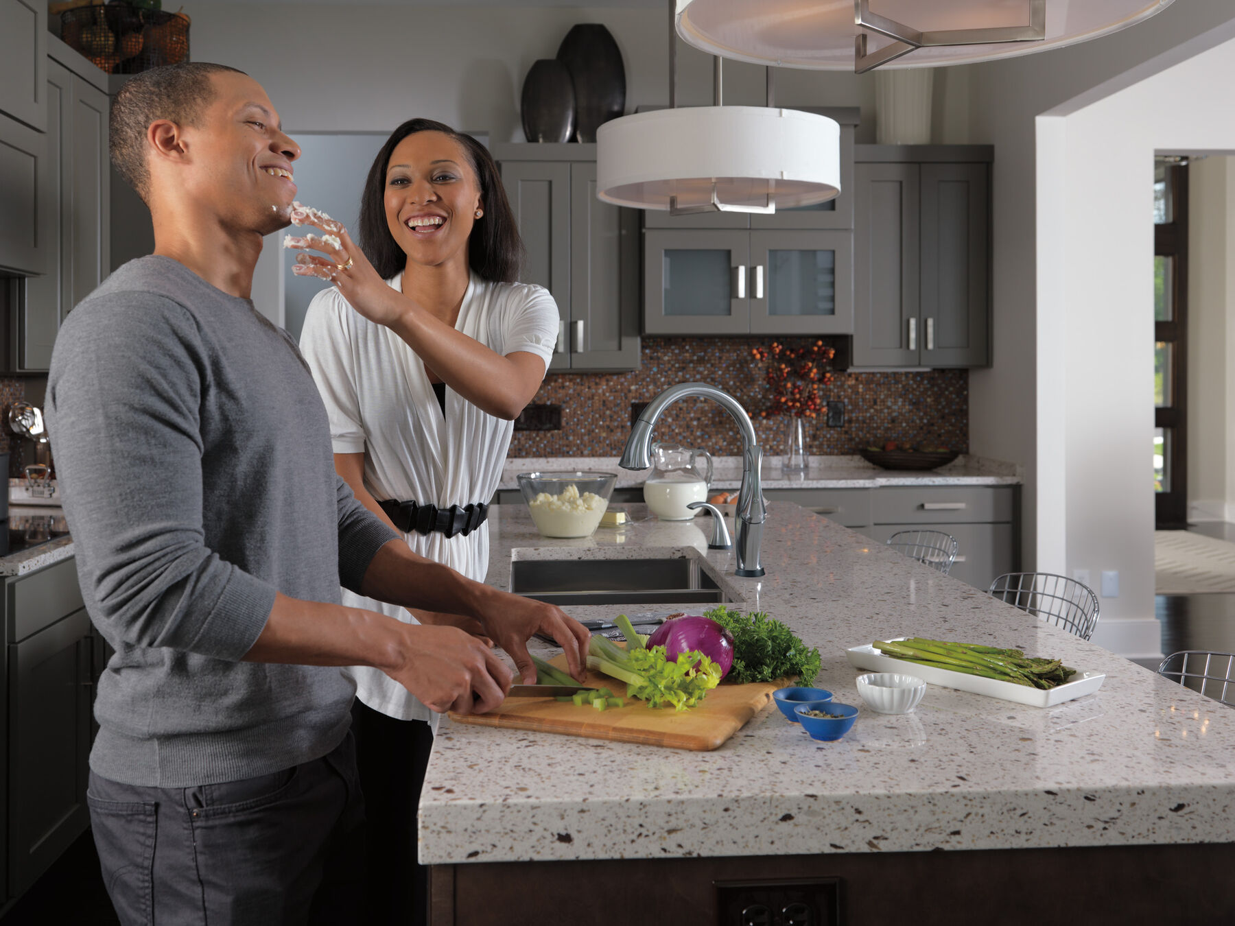 Single Handle Pull-Down Kitchen Faucet with Touch2O® and ShieldSpray ...