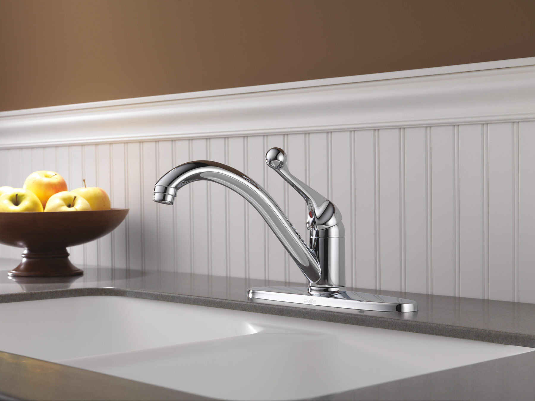 Single Handle Kitchen Faucet in Chrome 100-BH-DST | Delta Faucet