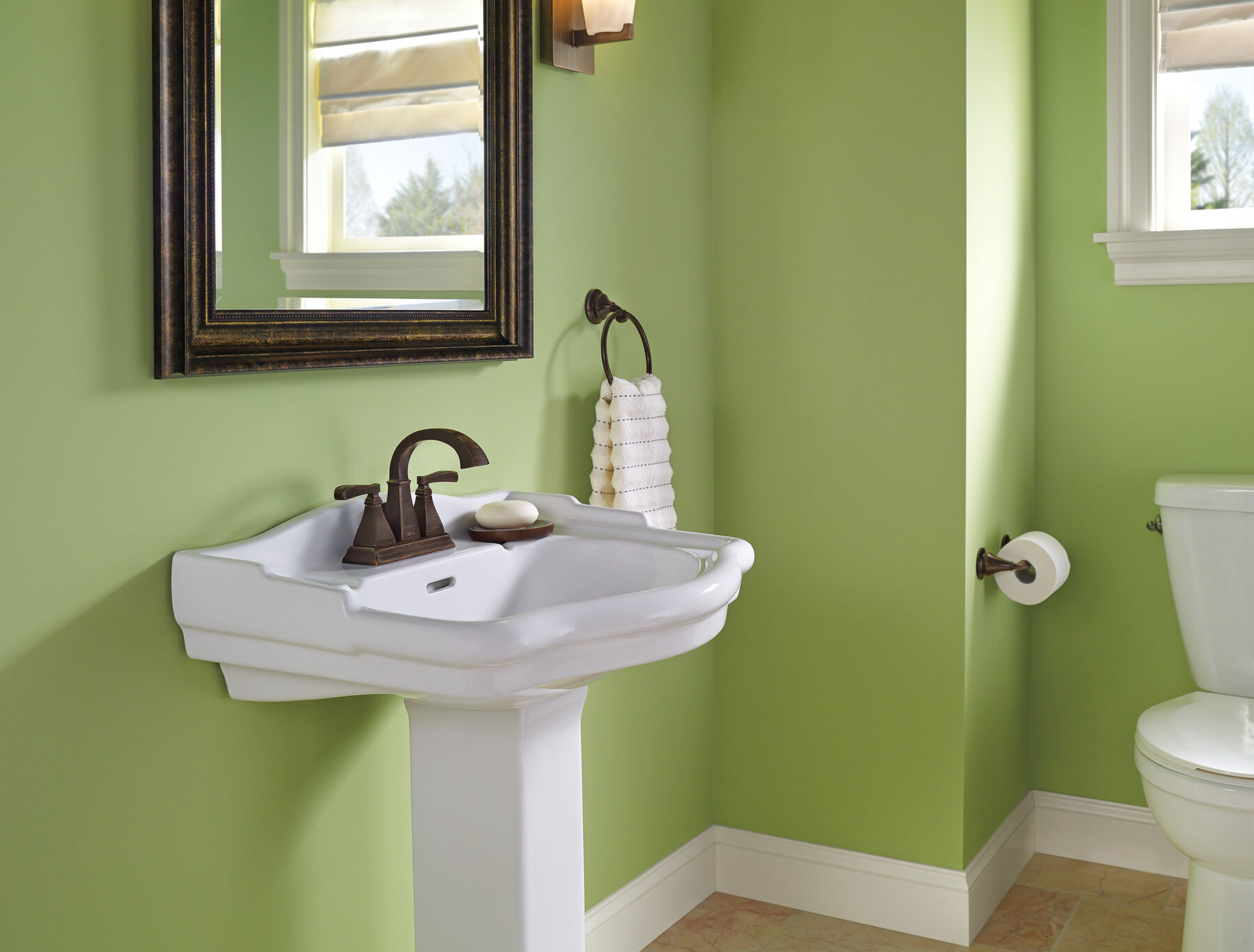 Elongated Toilet in White C43901-WH | Delta Faucet