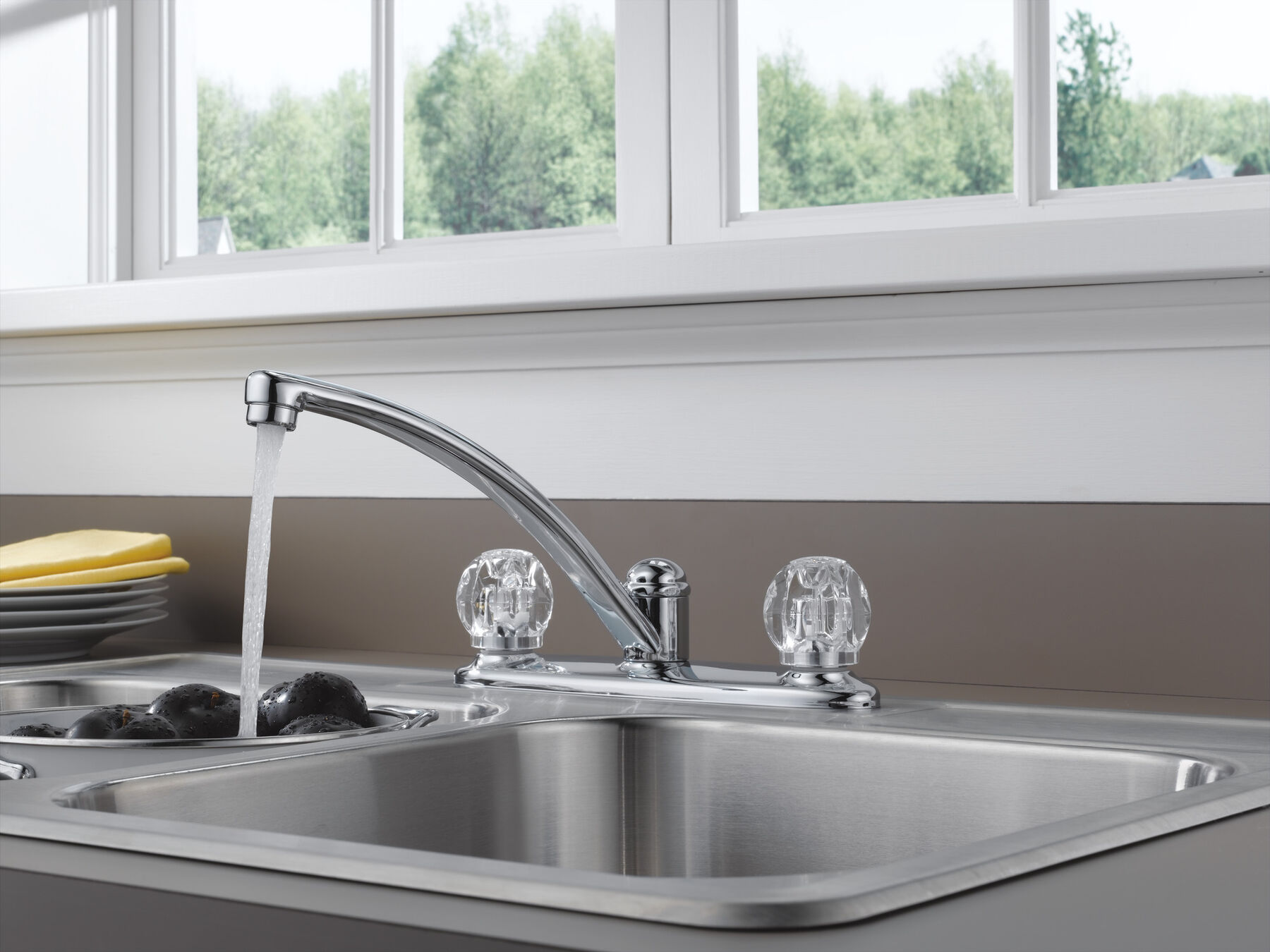 Two Handle Kitchen Faucet in Chrome B2312LF | Delta Faucet