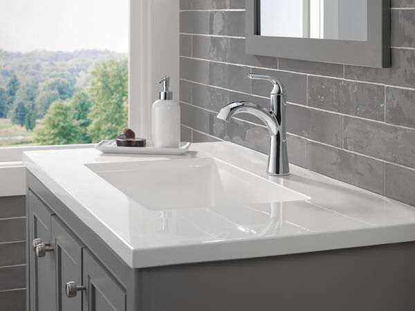 Single Handle Bathroom Faucet in Chrome 15847LF | Delta Faucet