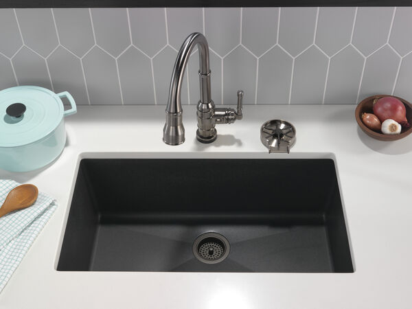 Glass Rinser (Recertified) in Black Stainless GR250-KS-R | Delta Faucet