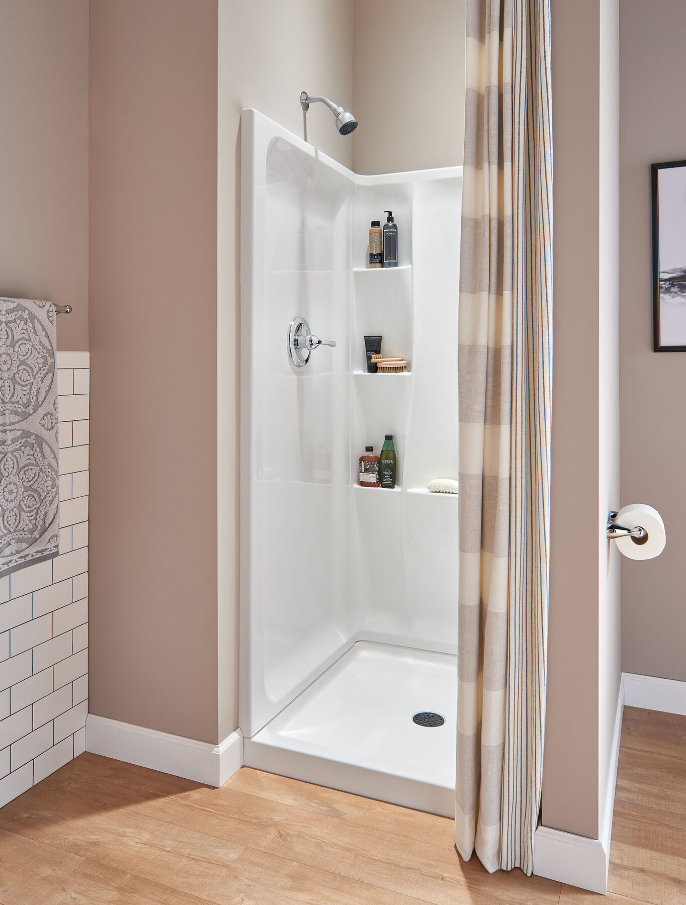 Single Handle Shower in Chrome B112900C | Delta Faucet