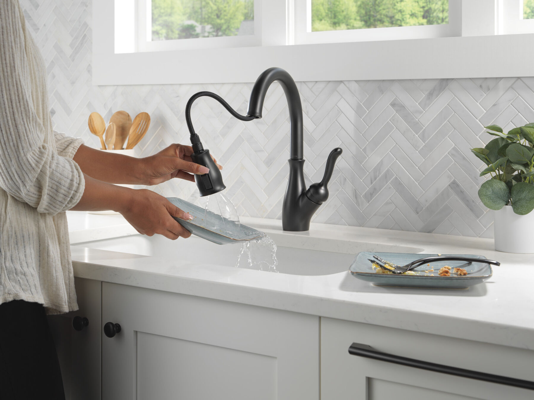 Single Handle Pull-Down Kitchen Faucet With ShieldSpray® Technology in ...