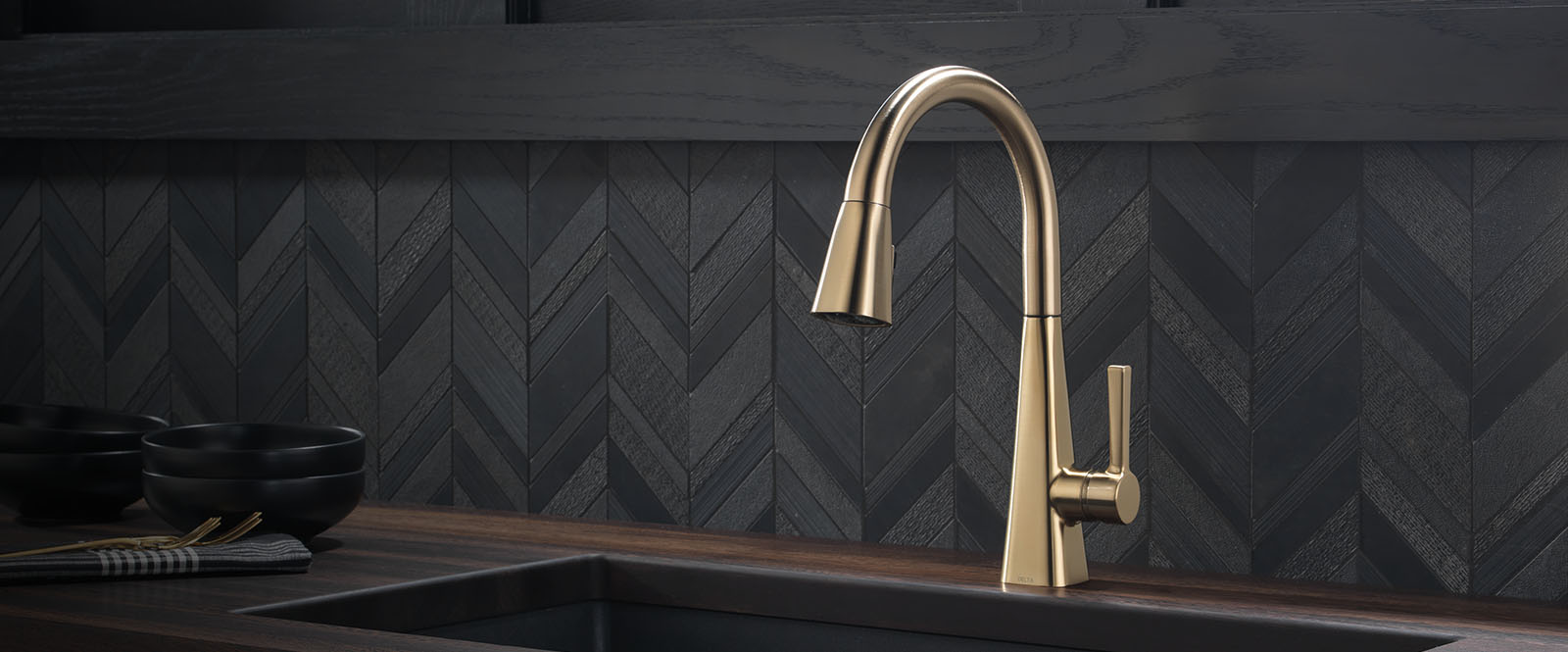 Lenta® Kitchen Collection | Delta Faucet